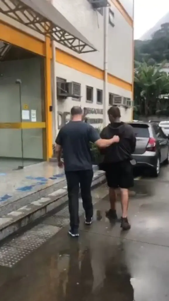 Violência: Homem ameaça “arrancar a cabeça” da mulher e é preso em Nova ...