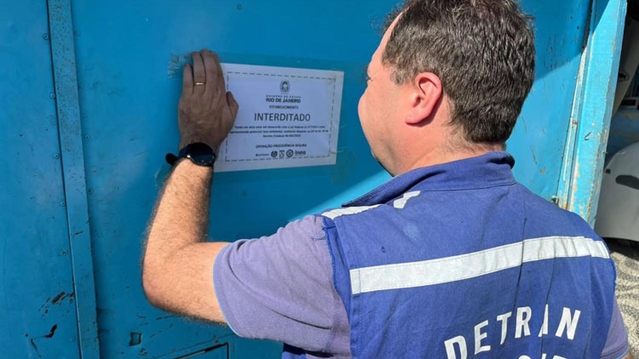 Famosos ferro velho no Rio é fechado por depósito clandestino e carro ...